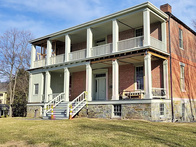 Lockwood House stands with dignified Southern charm, its double-decker porches practically begging for rocking chairs and tall glasses of lemonade.