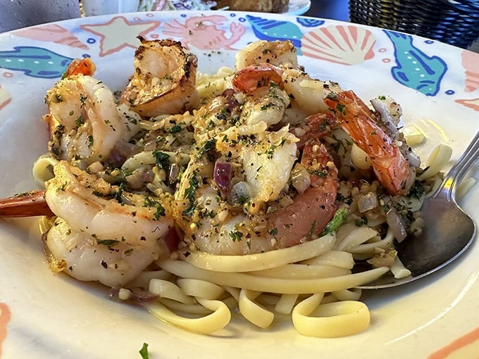 Seafood pasta that doesn't skimp on the stars of the show—those plump shrimp look ready for their close-up on the seafood red carpet.