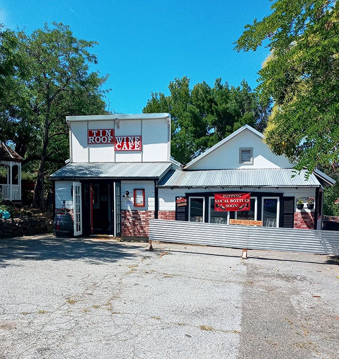 The Tin Roof Bistro's unassuming exterior hides culinary treasures within—like that unimpressive tupperware that somehow contains grandma's best recipe.