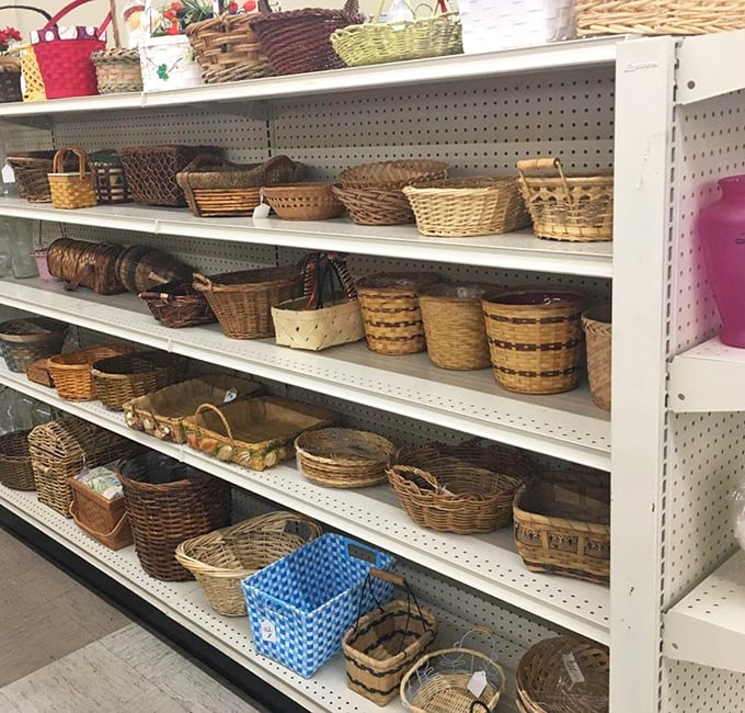 Basket paradise! From picnic-ready to decorative wall art, these woven wonders are just waiting to organize your life with vintage charm.