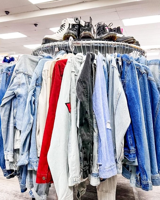 The circular rack of jean jackets offers a blue-hued spectrum of possibilities, from lightwash weekend casual to dark indigo night-out ready.