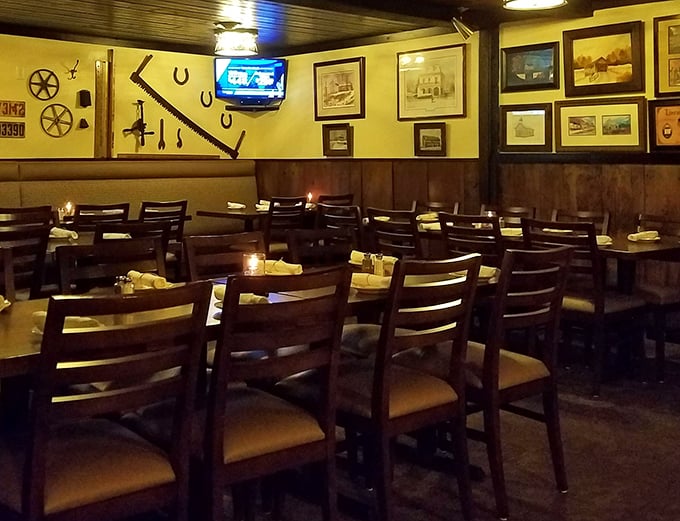 The dining room's farm implements and rustic décor tell stories of Ohio's agricultural heritage, while comfortable seating invites you to create new tales of your own.