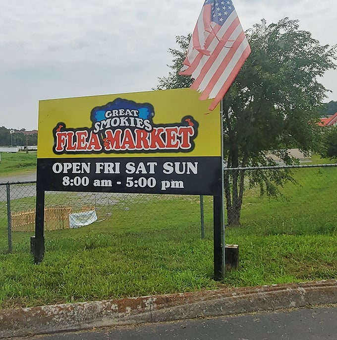 The iconic yellow and red sign promises weekend treasure hunting from 8 to 5—the happiest hours in bargain-hunter time.