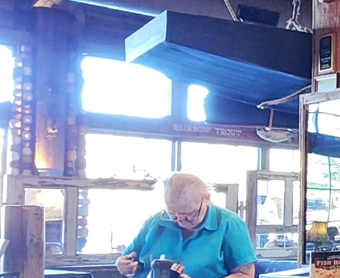 Where fishing tales and food service meet. The staff here doesn't just serve meals—they're curators of the authentic Ozark dining experience.