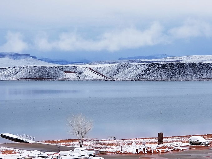Winter transforms Sand Hollow into a serene snow-kissed landscape. The cold season's secret: fewer crowds, same breathtaking views.
