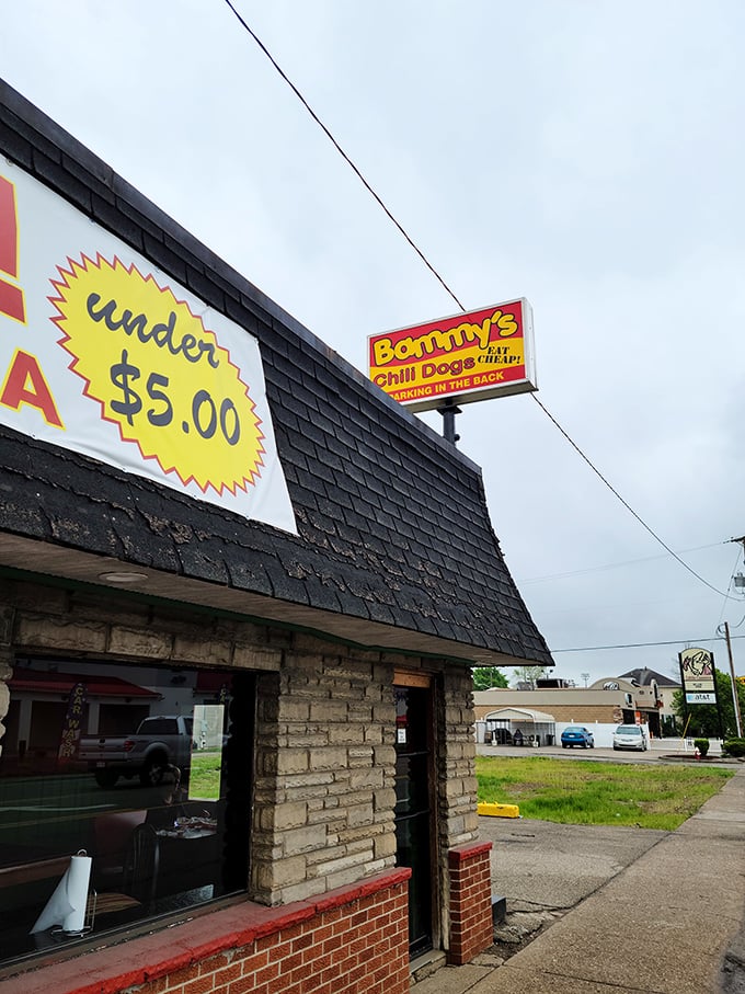 Bammy's "EAT CHEAP!!!" sign speaks to both your stomach and wallet – a rare combination in today's world.