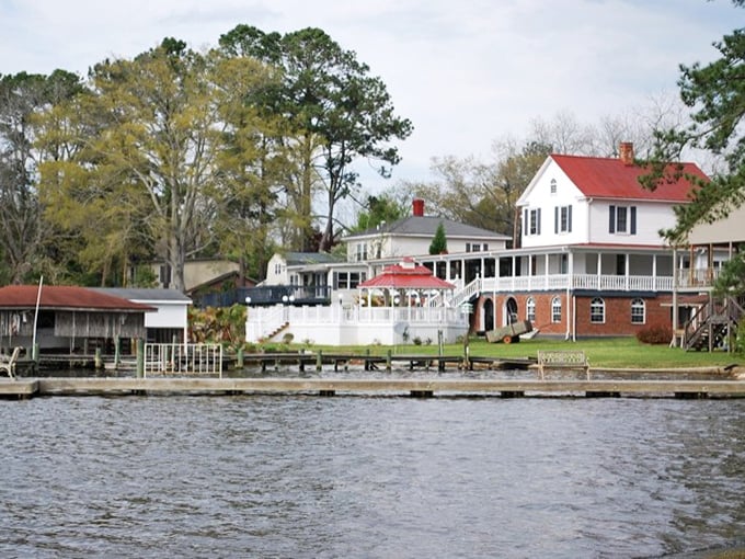 Bath's historic waterfront moves at colonial speed, where America's first incorporated North Carolina town still takes its sweet time.