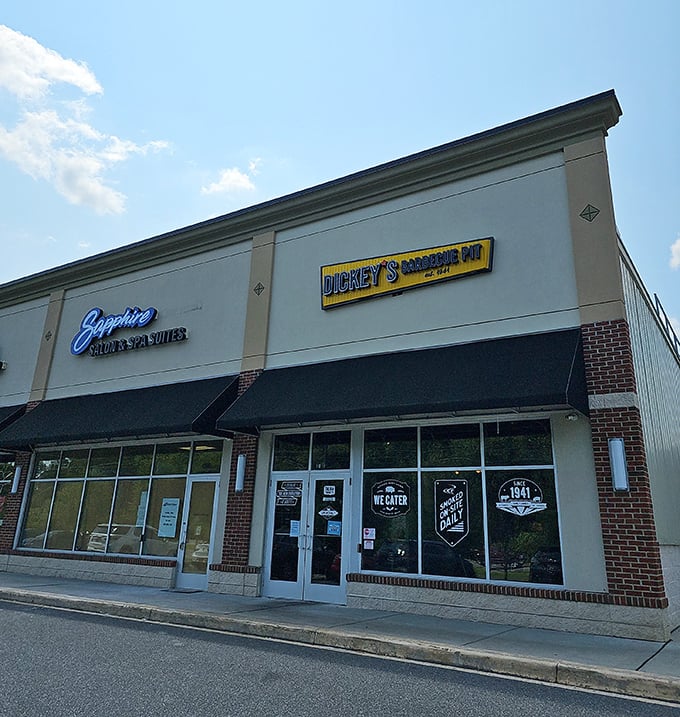 That yellow sign is like a beacon of brisket – calling all meat lovers to Newark! 