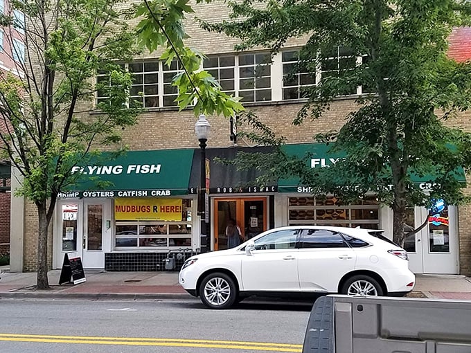Urban seafood joint with personality – where downtown meets down-home in perfect harmony.