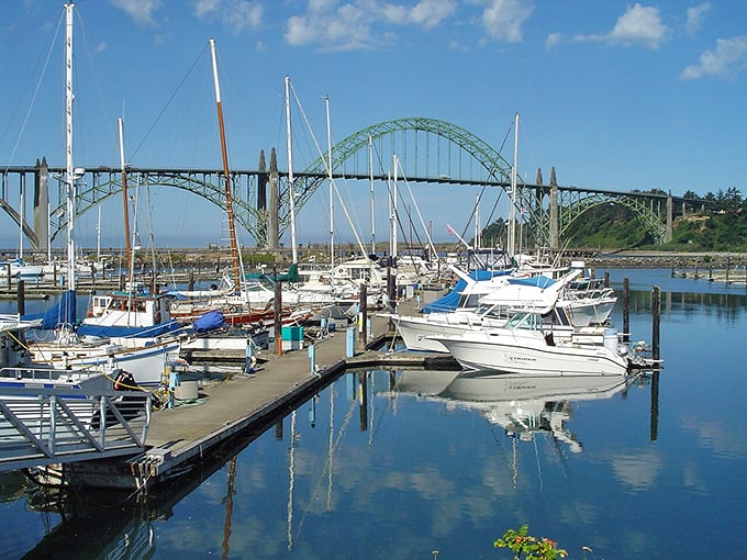 Newport knows how to do waterfront right – boats, bridges, and beauty all in one frame.