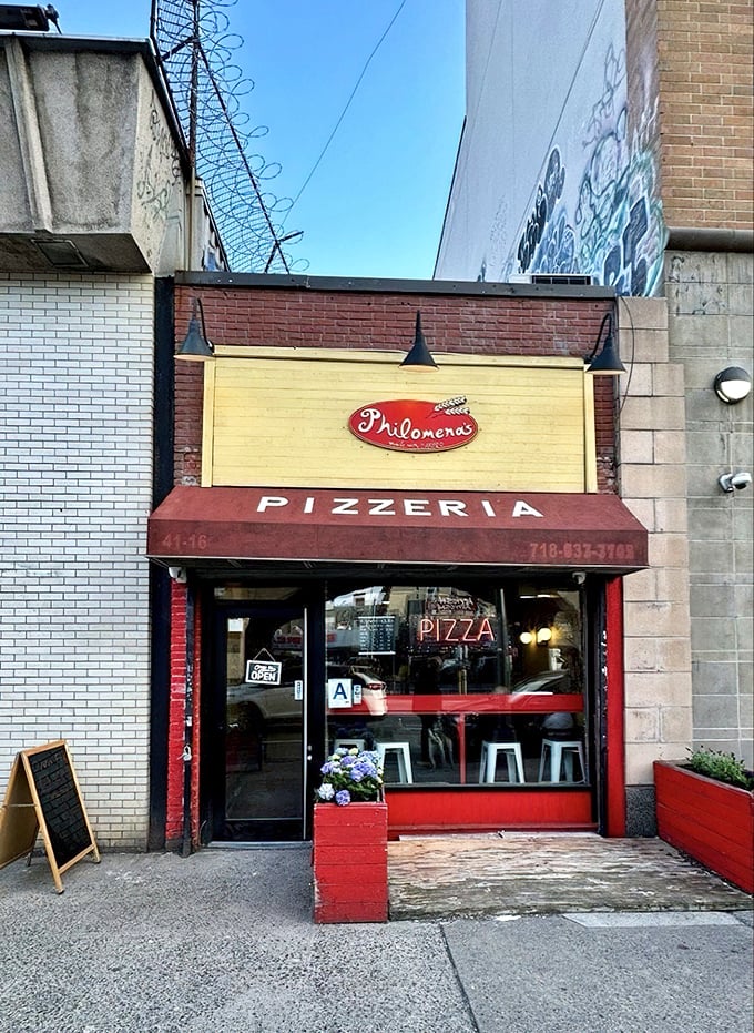 Philomena's deserves a second look because some pizza places are just that magnificently special.