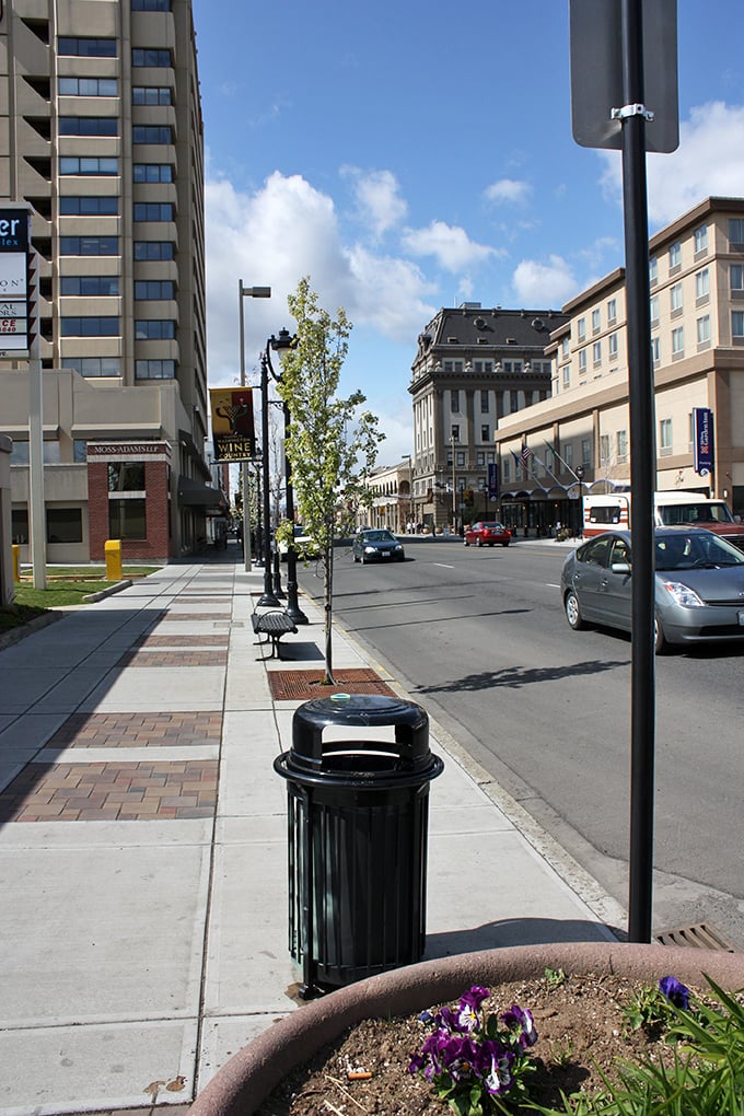 Yakima's downtown skyline offers urban amenities in a mid-sized package. Tall buildings, short commutes, and even shorter bills—what's not to love?