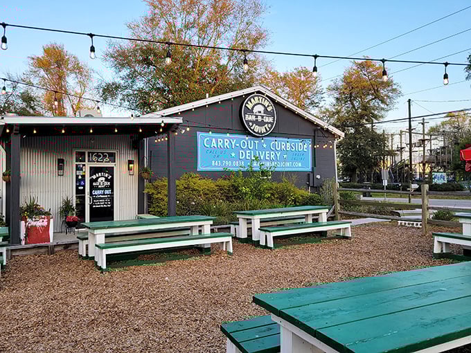 String lights, picnic tables, and smoke in the air – Martin's creates the perfect barbecue ambiance.