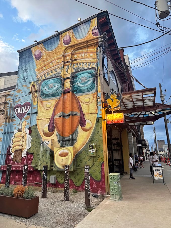 That mural isn't just decoration—it's a preview of the bold flavors inside. Art for your eyes, chicken for your soul.