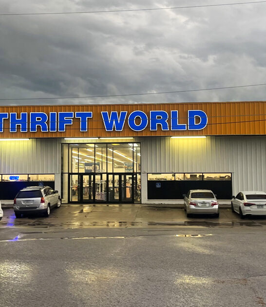 iowa vintage thrift store ftr