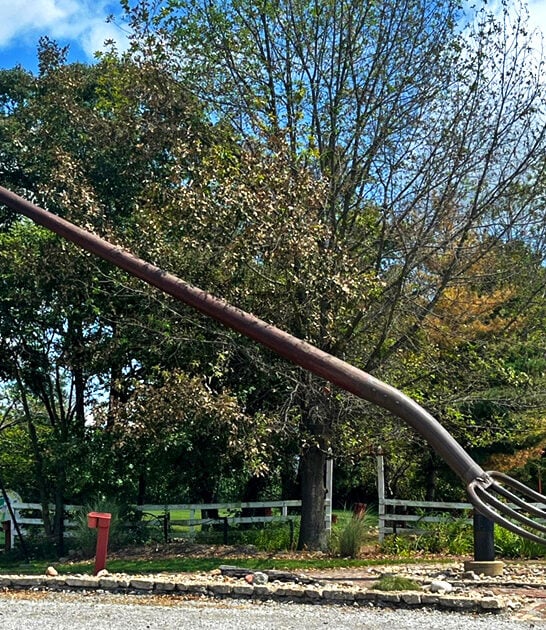 quirky roadside illinois attraction ftr