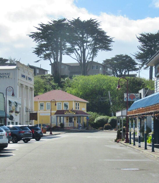 tranquil dreamy oregon town ftr